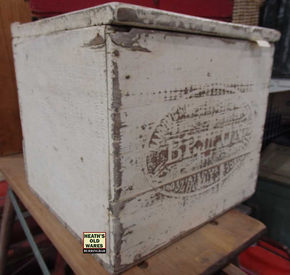 HEATHS OLD WARES, COLLECTABLES, INDUSTRIAL ANTIQUES Burringbar NSW